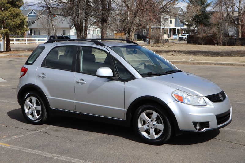 2011 Suzuki SX4 Crossover Photos