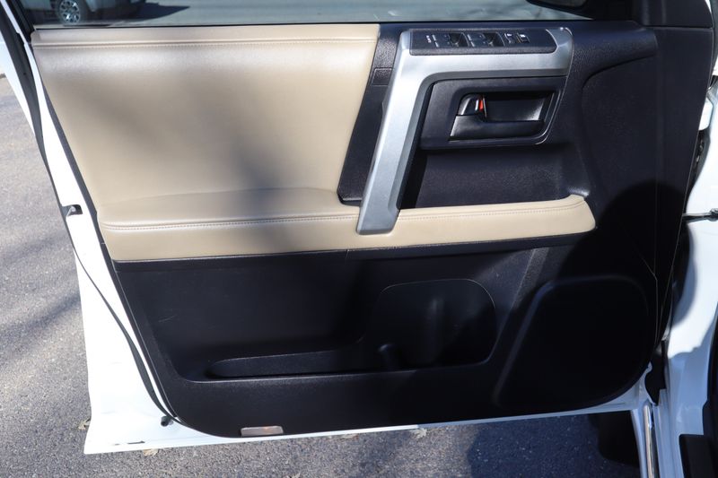 2011 Toyota 4Runner Photos