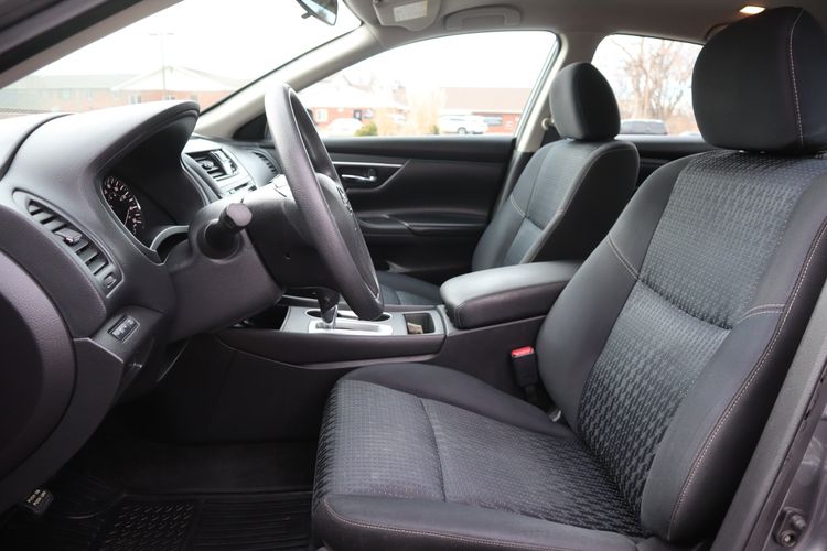 2016 Nissan Altima 2.5 S | Victory Motors of Colorado