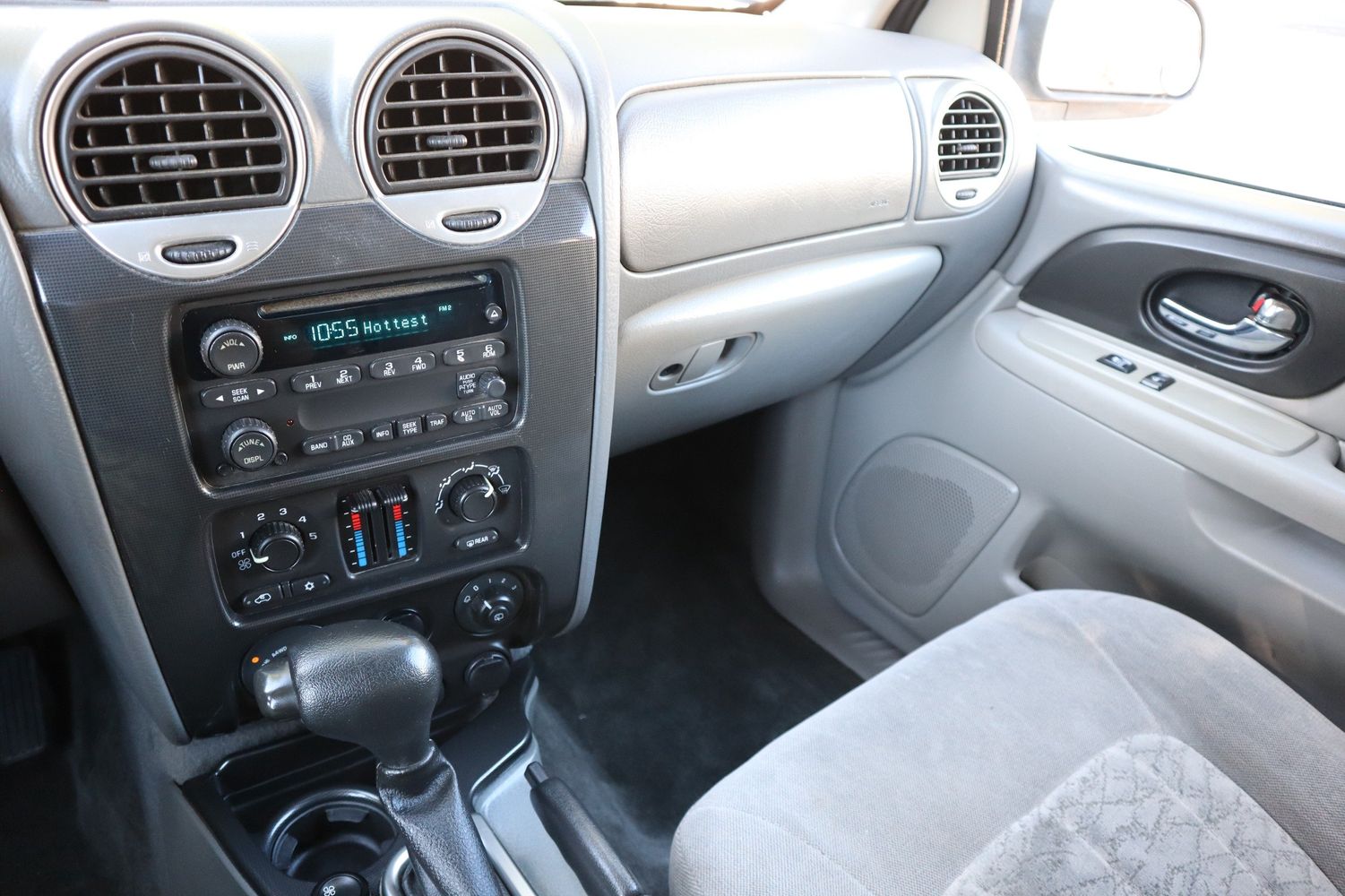 2004 GMC Envoy XL SLE | Victory Motors of Colorado