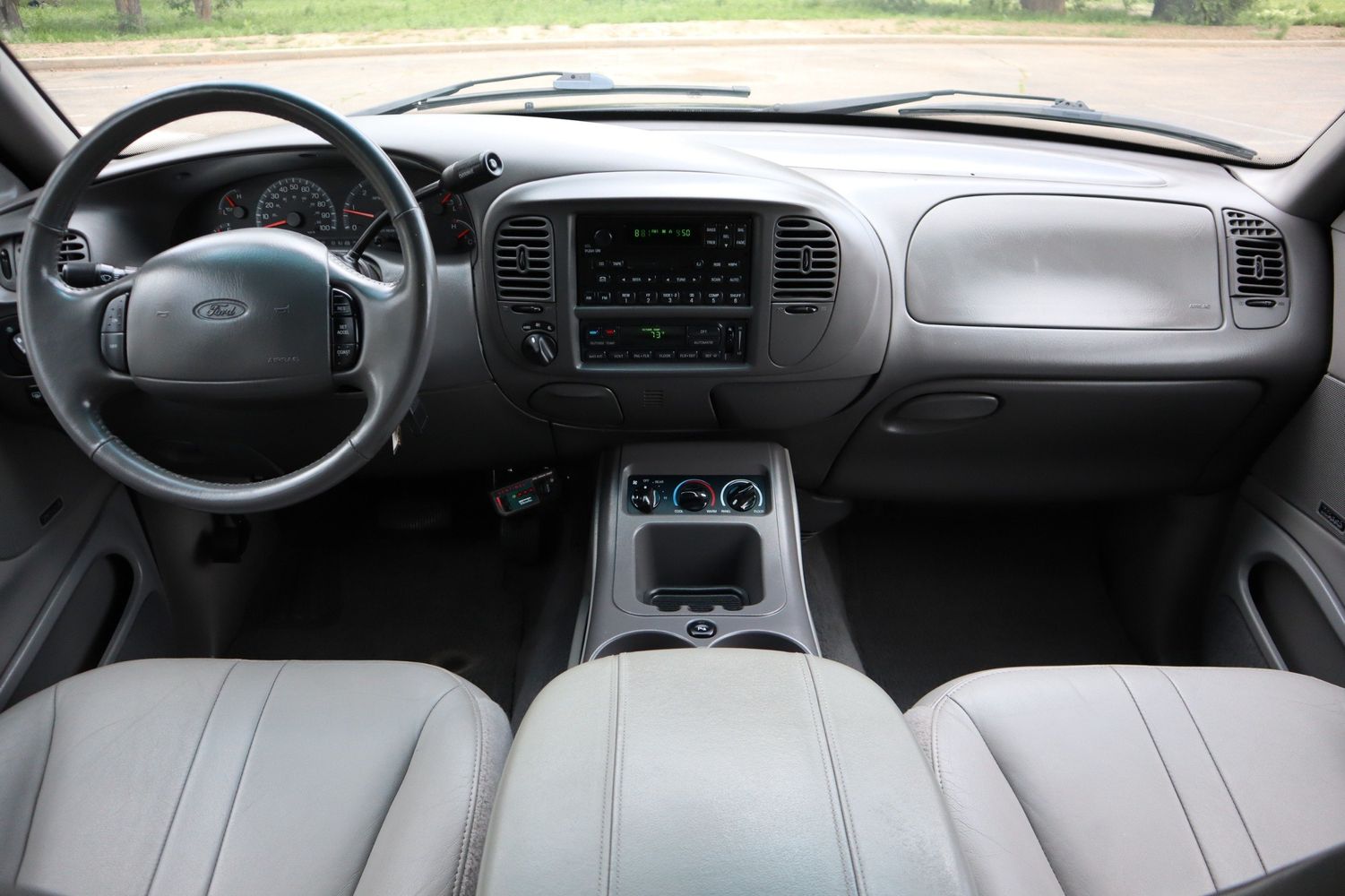 2002 Ford Expedition Eddie Bauer | Victory Motors of Colorado