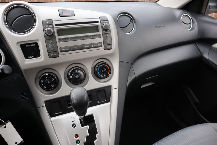 2010 Toyota Matrix Base | Victory Motors of Colorado