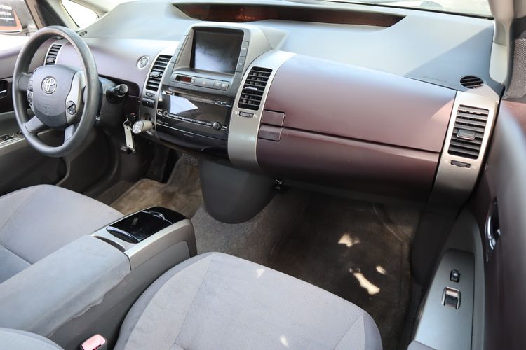 2004 Toyota Prius Base | Victory Motors of Colorado