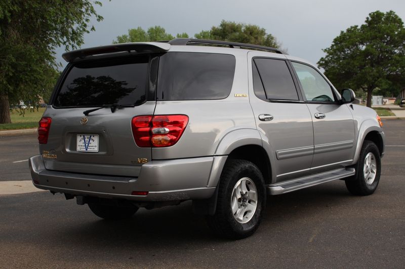 2002 Toyota Sequoia Photos
