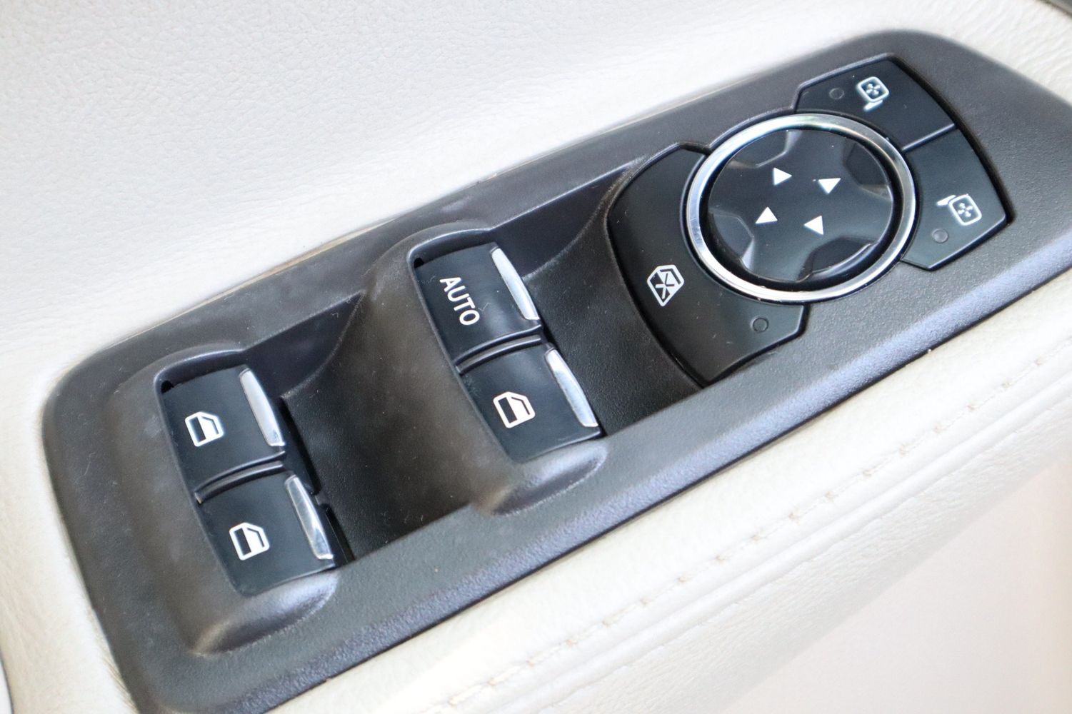 2012 Ford Explorer Base | Victory Motors of Colorado