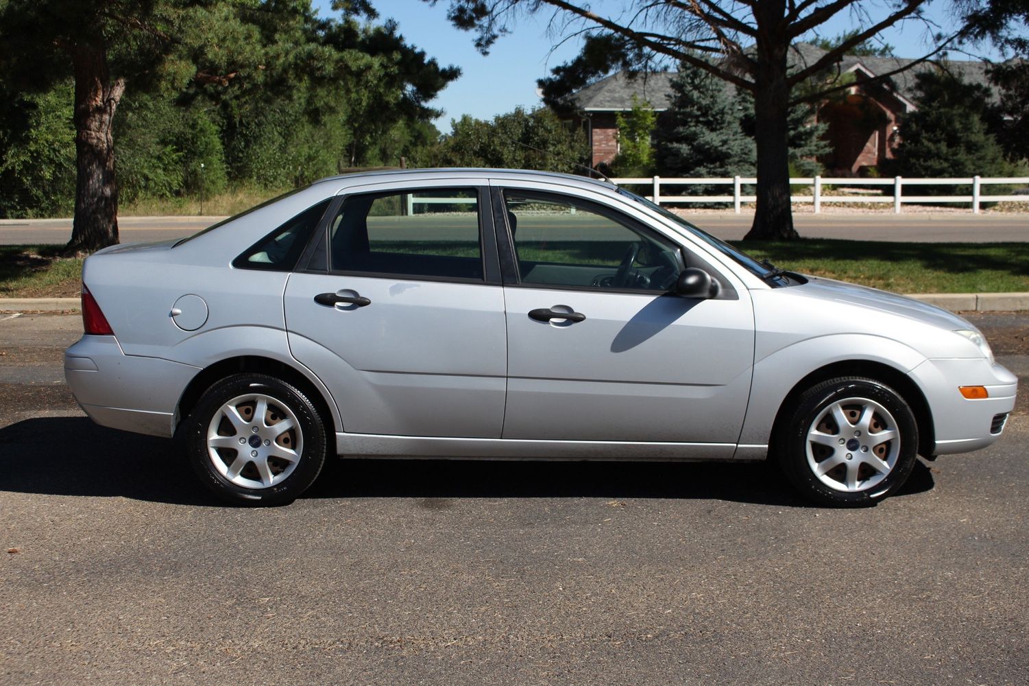2005 Ford Focus ZX4 SE | Victory Motors of Colorado