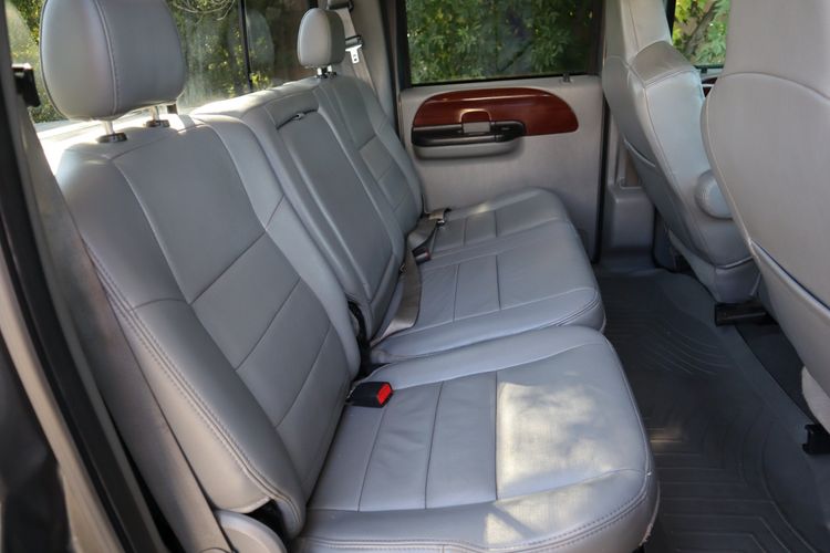 2005 Ford F-350 Super Duty Lariat | Victory Motors of Colorado