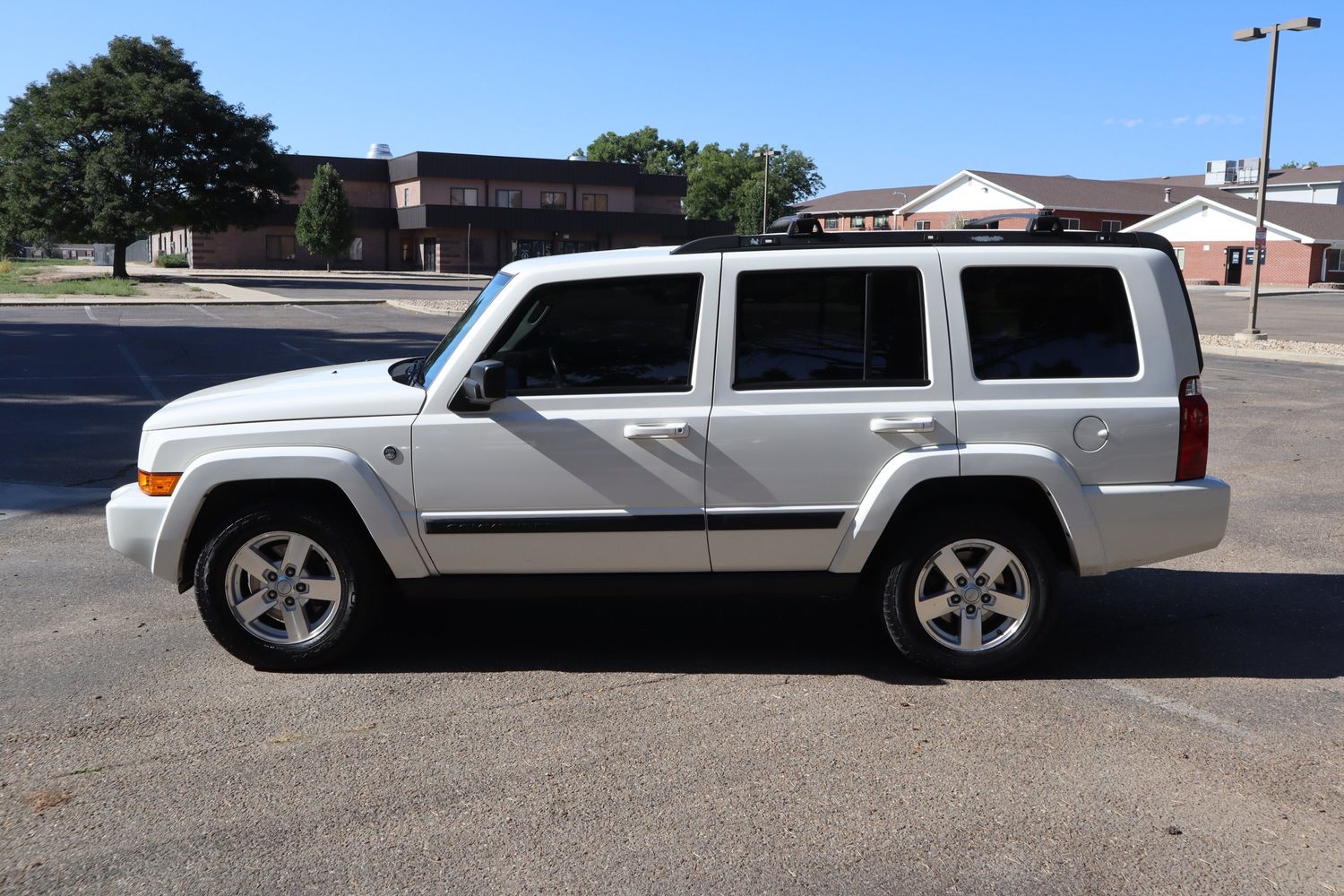 2007 Jeep Commander Sport | Victory Motors of Colorado