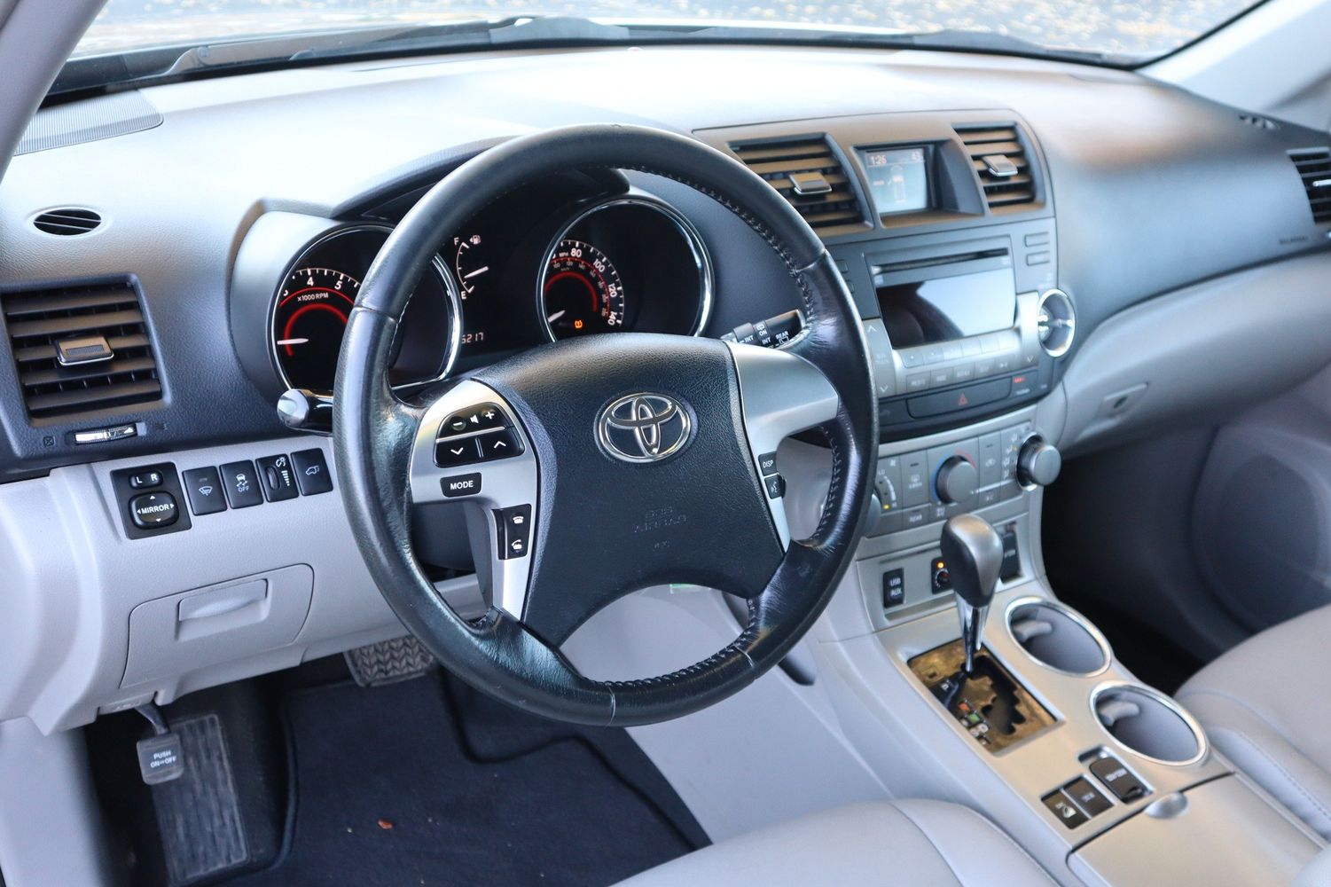 2012 Toyota Highlander SE | Victory Motors of Colorado