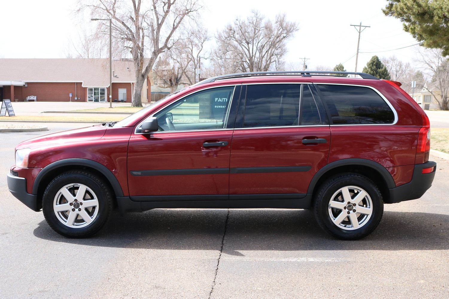 2004 Volvo XC90 2.5T | Victory Motors of Colorado