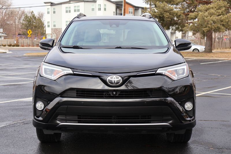 2017 Toyota RAV4 Photos