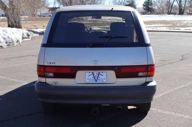 1994 Toyota Previa Photos