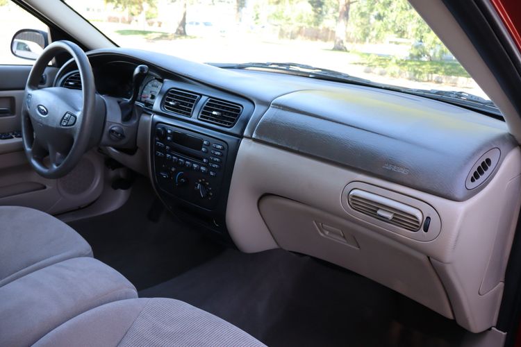 2001 Ford Taurus SE | Victory Motors of Colorado