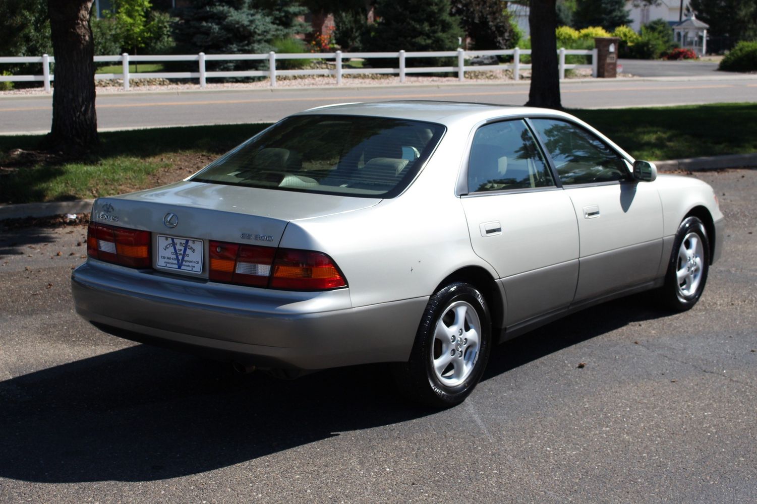 1998 Lexus ES 300 | Victory Motors of Colorado