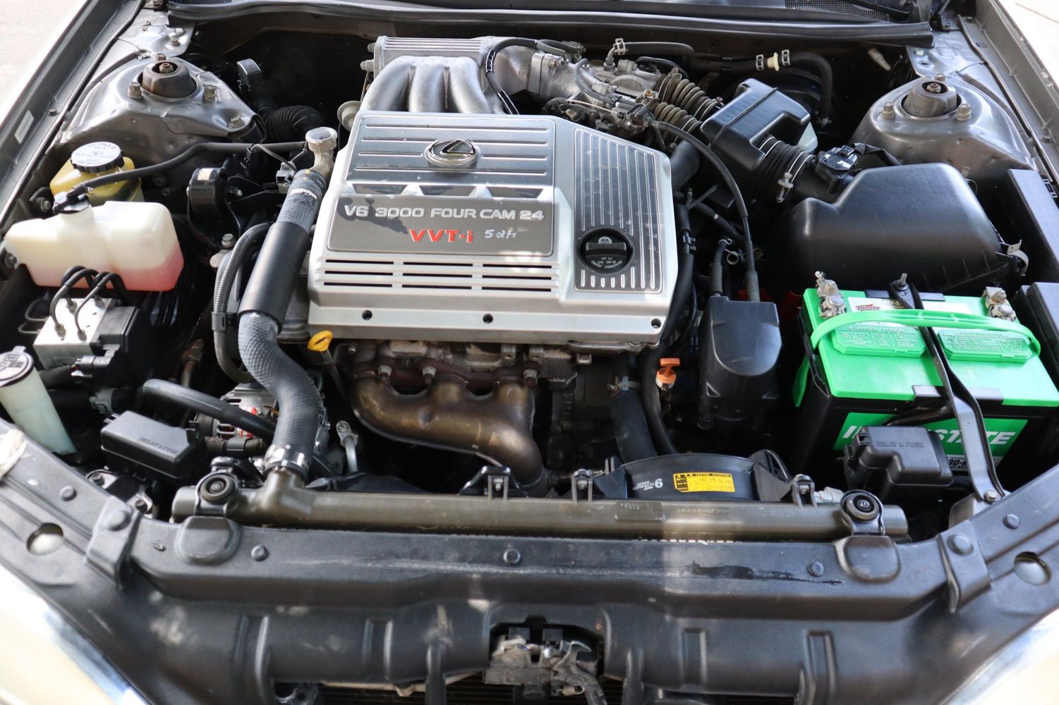 2001 Lexus ES 300 Base | Victory Motors of Colorado