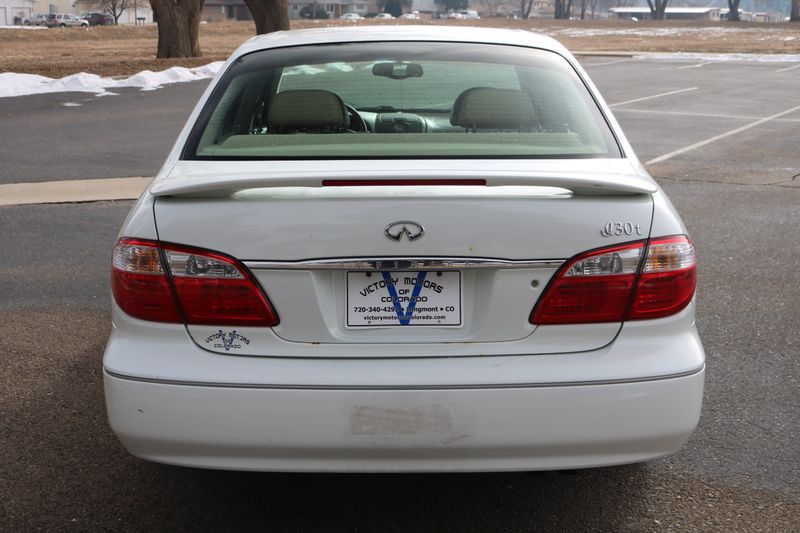2000 INFINITI I30 Photos