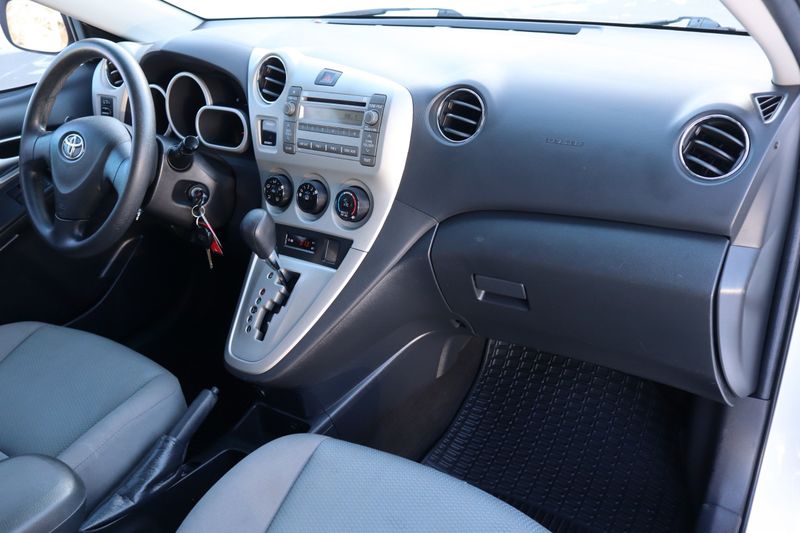 2010 Toyota Matrix Photos