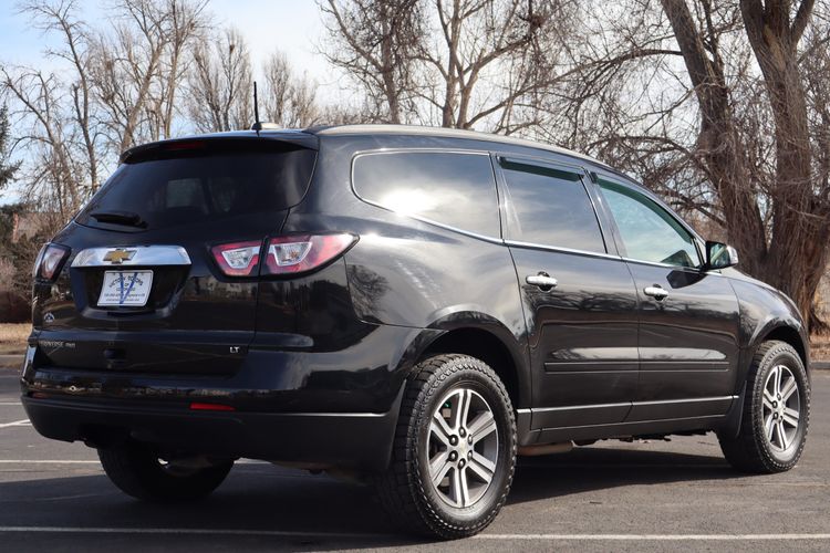 2017 Chevrolet Traverse LT | Victory Motors of Colorado