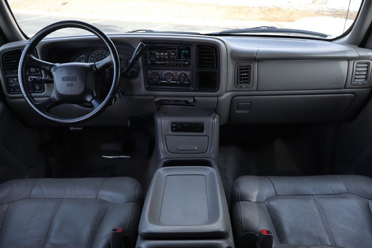 2001 GMC Sierra 2500HD SL | Victory Motors of Colorado