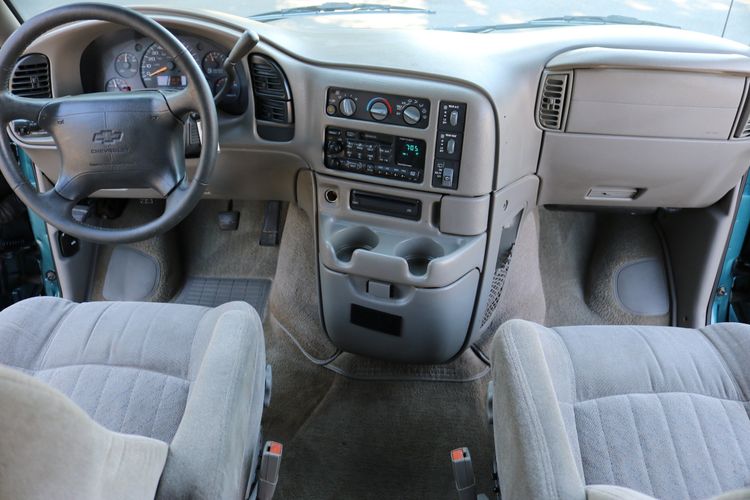 1998 Chevrolet Astro AWD | Victory Motors of Colorado