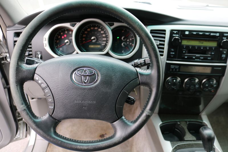 2004 Toyota 4Runner Photos