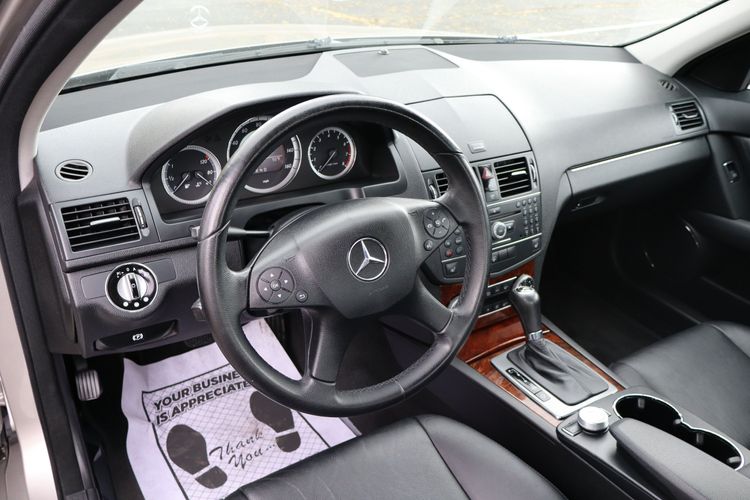 2009 Mercedes-Benz C-Class C 300 Luxury 4MATIC | Victory Motors of Colorado