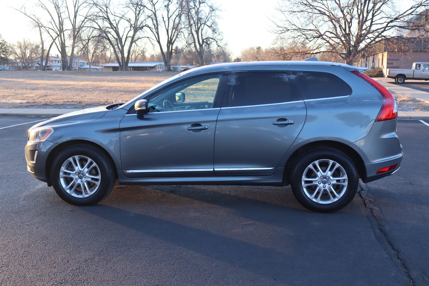 Fascinating 2016 Volvo Xc60 T5 Premier Suv Pictures