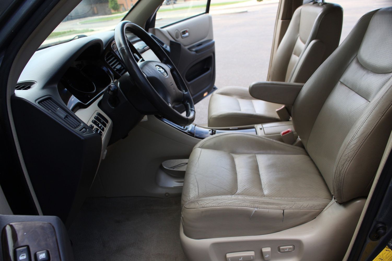 2003 Toyota Highlander Limited | Victory Motors of Colorado