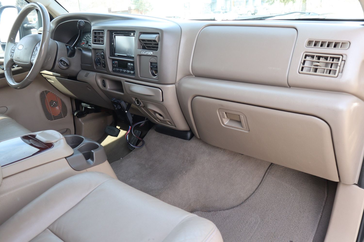 2004 Ford Excursion Limited | Victory Motors of Colorado