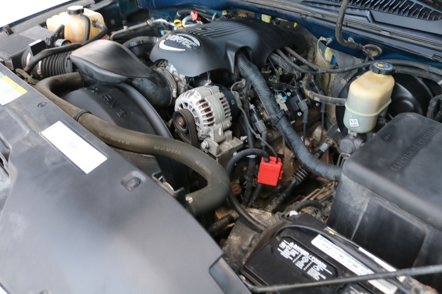 2001 Chevrolet Silverado 1500 LS | Victory Motors of Colorado
