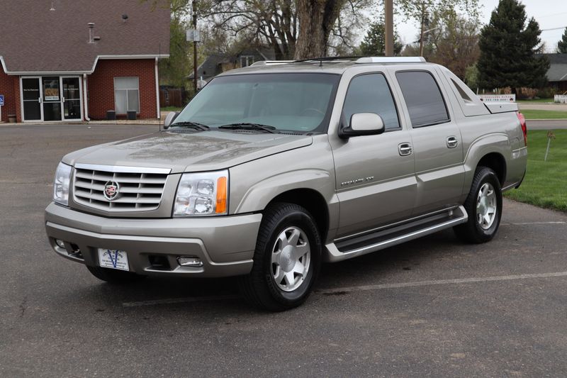 2002 Cadillac Escalade EXT Photos