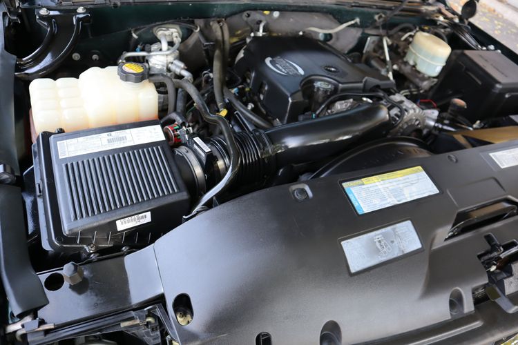 2001 Chevrolet Silverado 2500HD LT | Victory Motors of Colorado