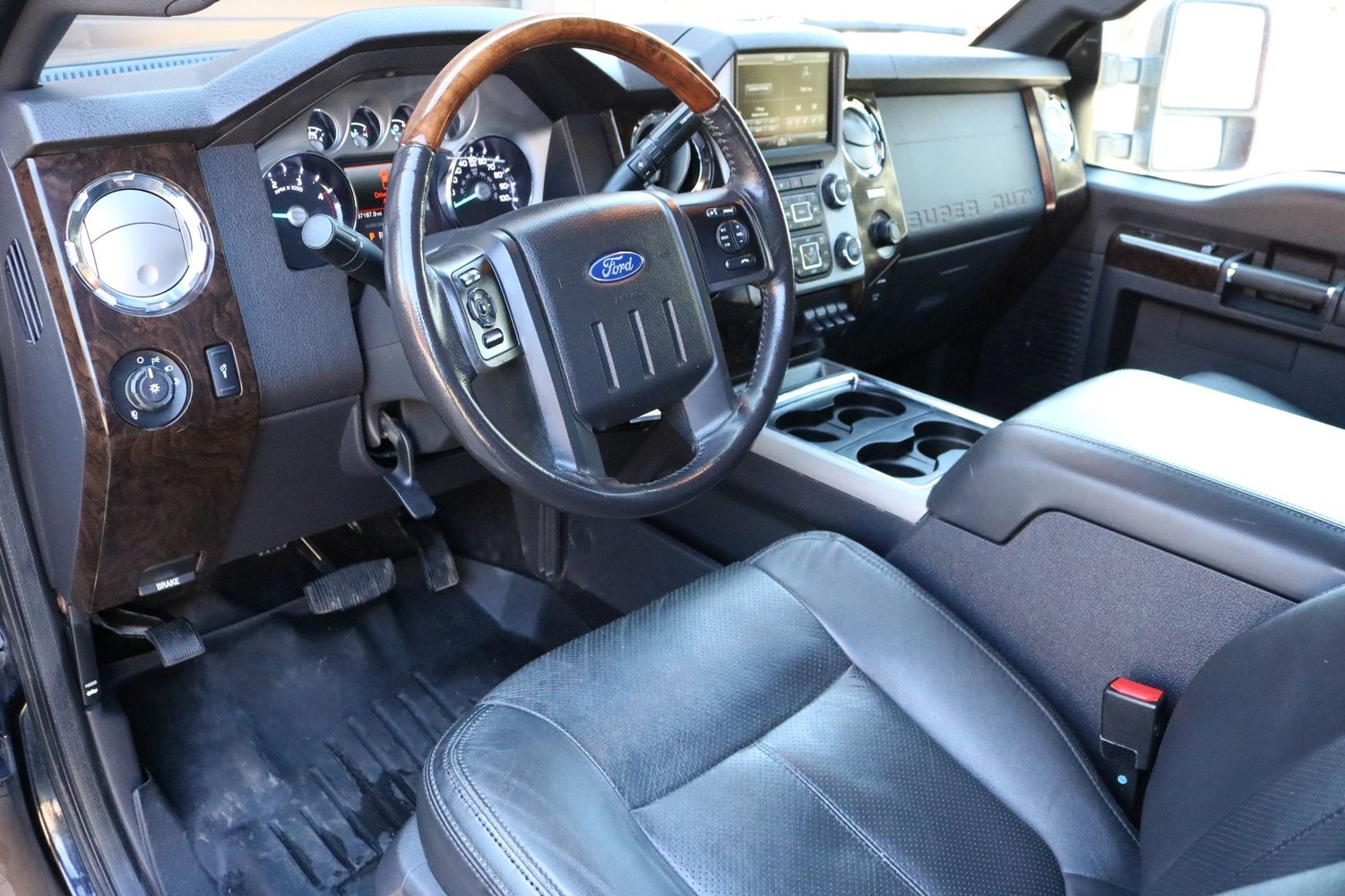 2016 Ford F-350 Super Duty Platinum | Victory Motors of Colorado