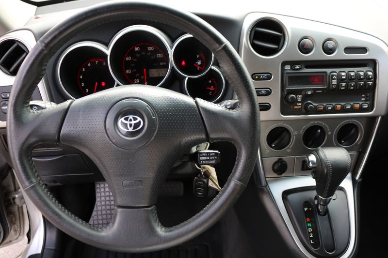 2004 Toyota Matrix Photos