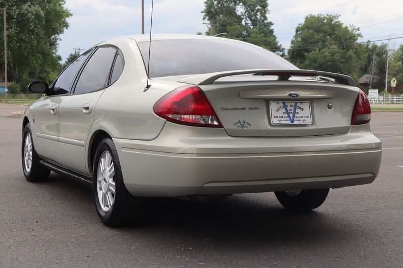 2005 Ford Taurus Photos