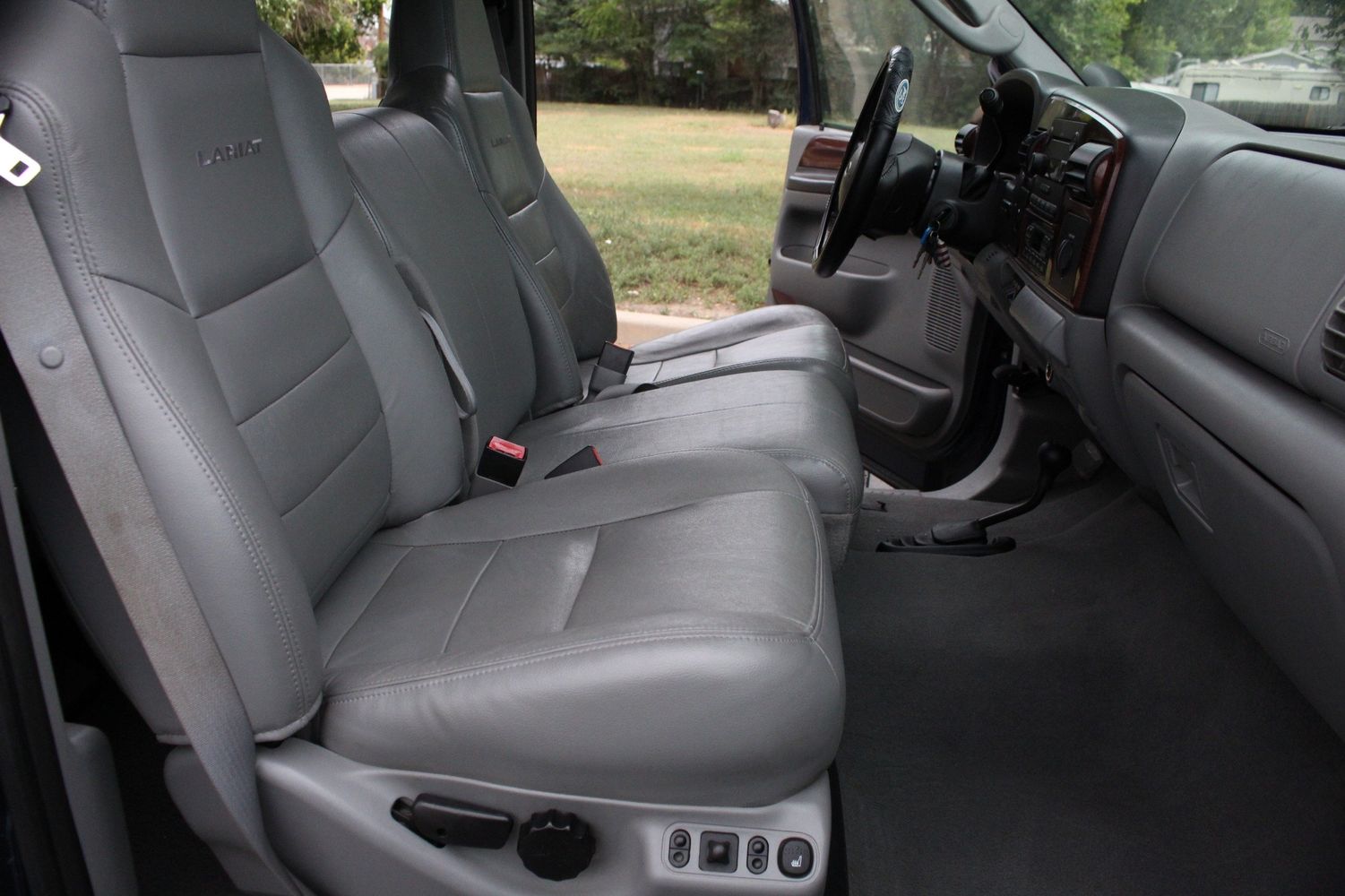 2006 Ford F-250 Super Duty Lariat | Victory Motors of Colorado