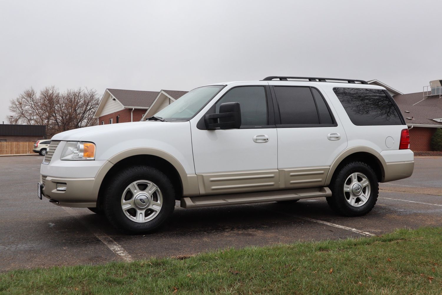2005 Ford Expedition Eddie Bauer | Victory Motors of Colorado