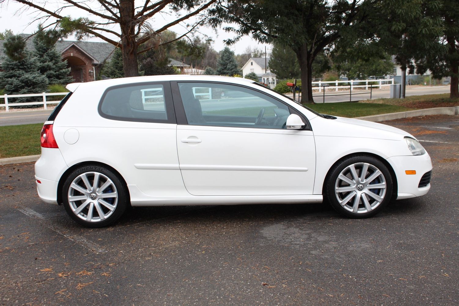2008 Volkswagen R32 | Victory Motors of Colorado