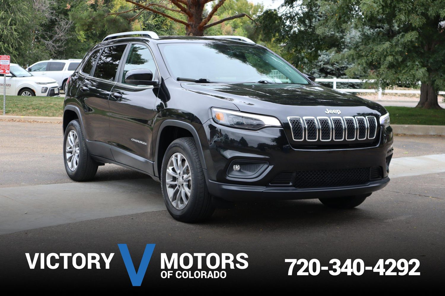 2019 Jeep Cherokee Latitude Plus | Victory Motors of Colorado