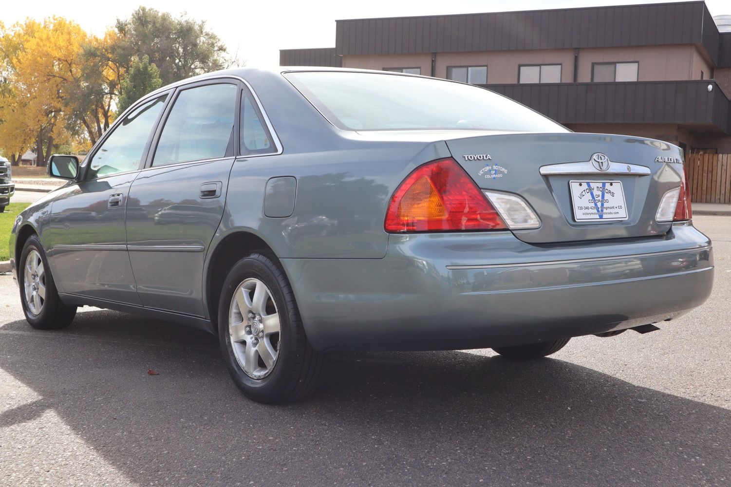 2001 Toyota Avalon XL | Victory Motors of Colorado