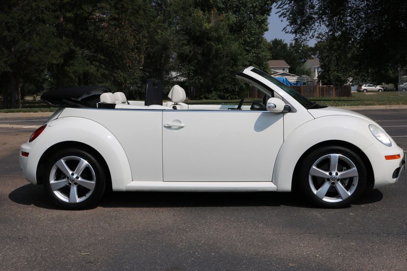 2007 Volkswagen New Beetle Photos