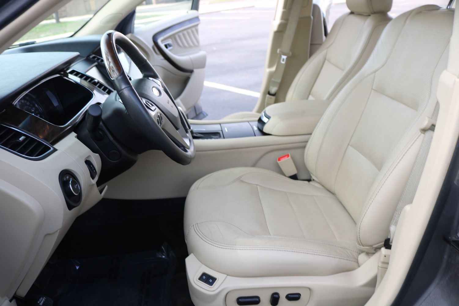 2014 Ford Taurus Limited | Victory Motors of Colorado