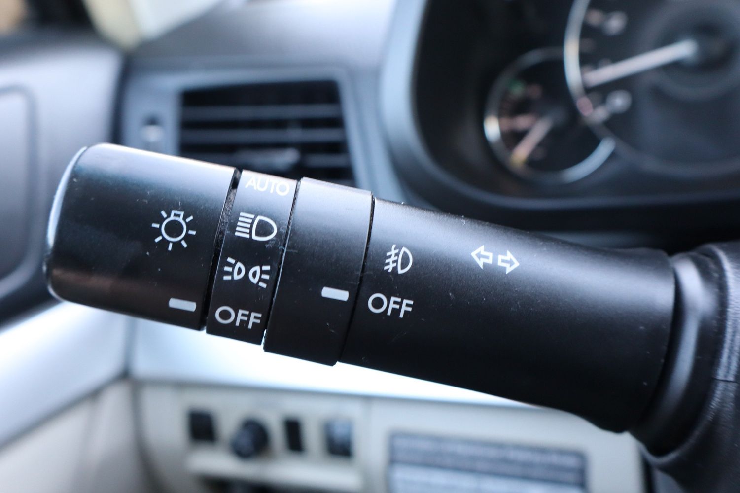 2011 Subaru Outback 2.5i Premium | Victory Motors of Colorado