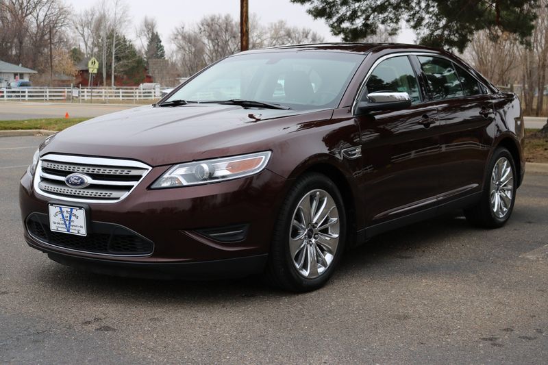 2010 Ford Taurus Photos