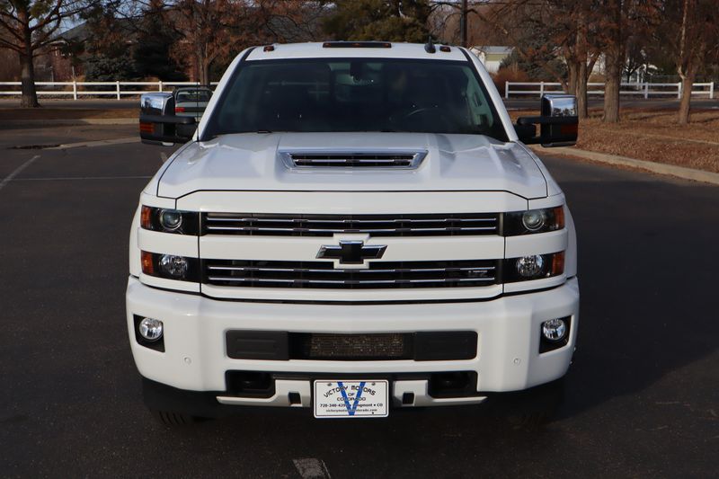 2019 Chevrolet Silverado 3500HD Photos