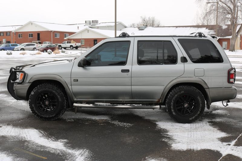 1999 Nissan Pathfinder Photos