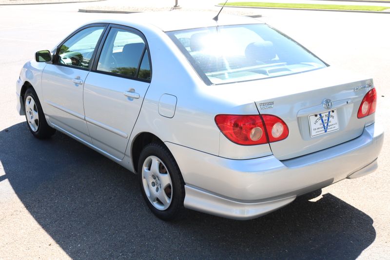 2005 Toyota Corolla Photos
