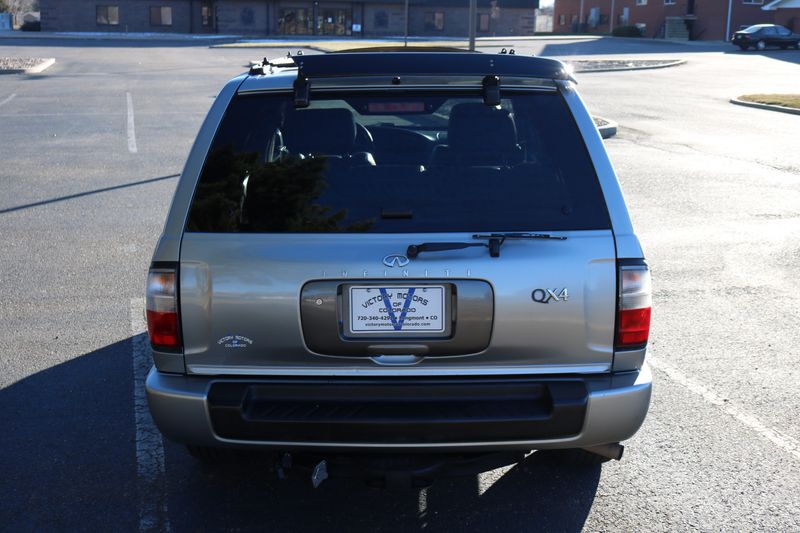 2000 INFINITI QX4 Photos