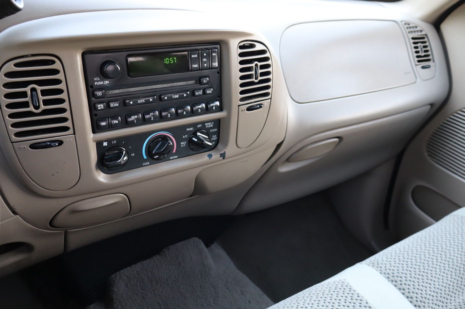 2002 Ford F-150 XLT | Victory Motors of Colorado