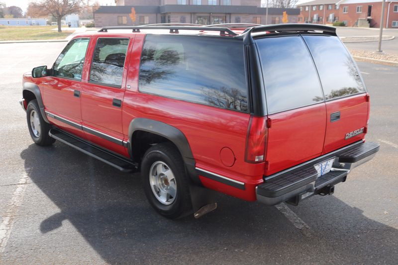 1998 Chevrolet Suburban Photos